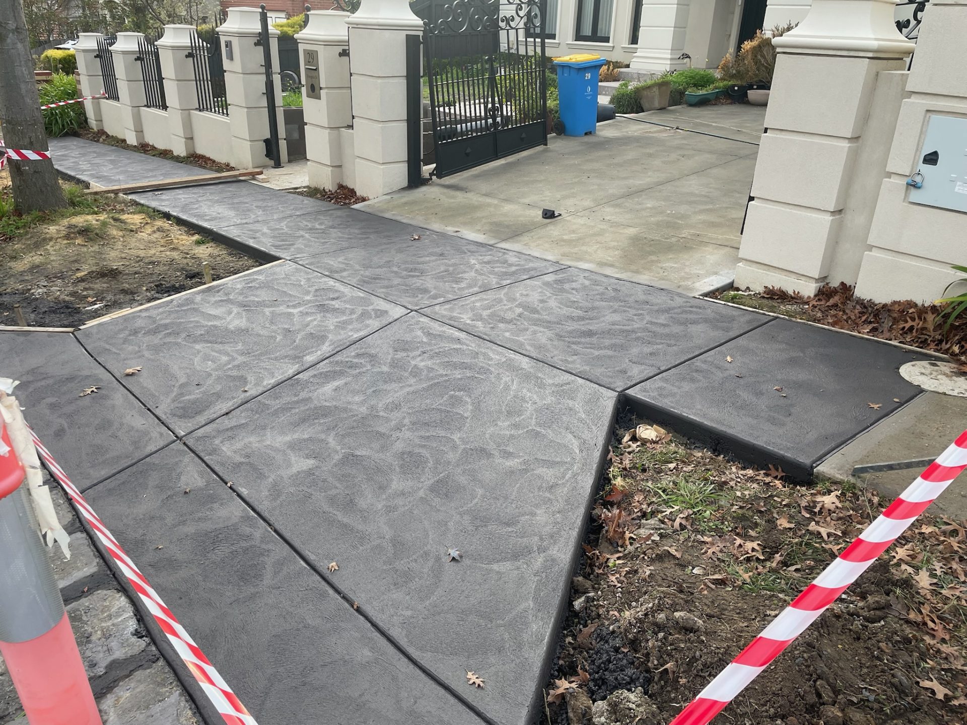 CONCRETE DRIVEWAYS - Pave Your Way Concreting